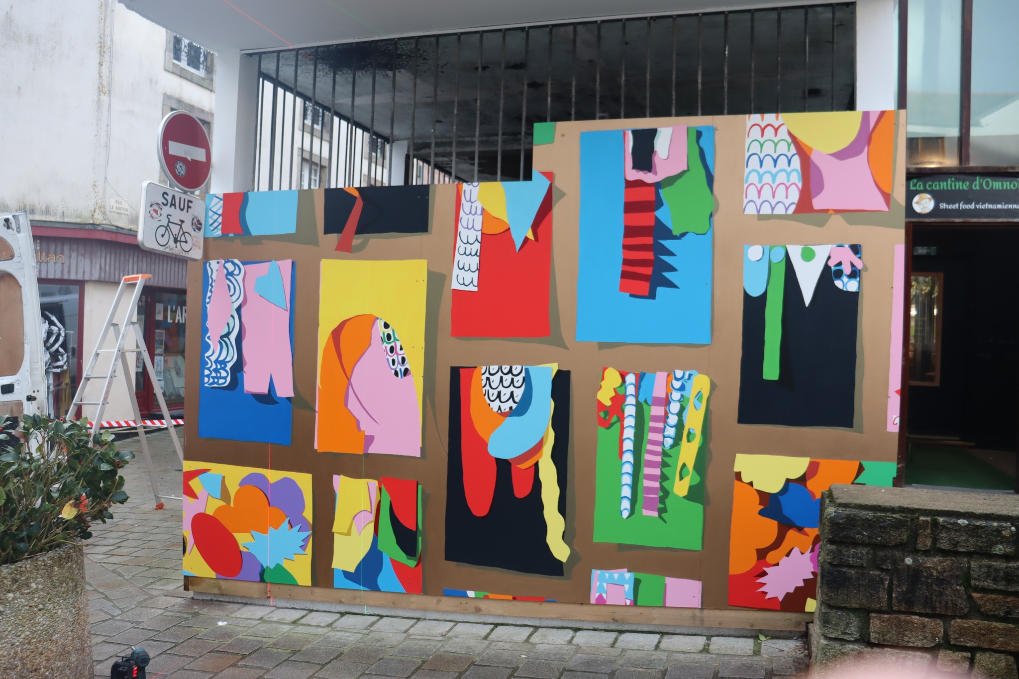 Une fresque géante de 24 mètres redonne des couleurs aux Halles ...